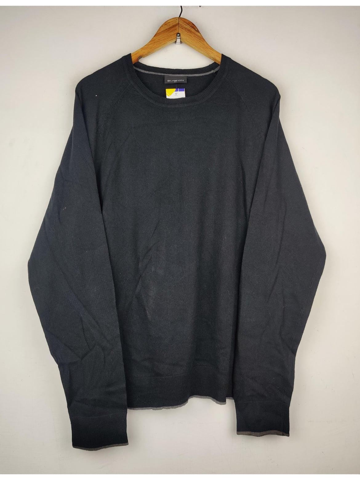 Buy Preloved Mens clothes online at best prices – MTS